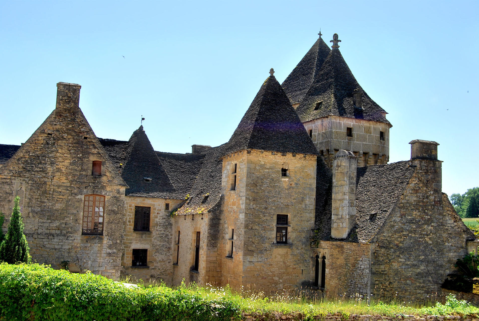 Visite du village de Saint-Geniès et ses toits en lauze